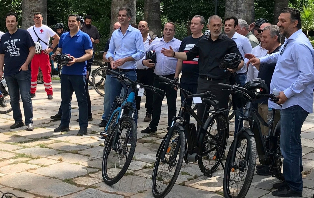 Ο ΔΗΜΑΡΧΟΣ ΠΕΙΡΑΙΑ ΓΙΑΝΝΗΣ ΜΩΡΑΛΗΣ ΣΕ ΕΚΔΗΛΩΣΗ ΓΙΑ ΤΗΝ ΠΑΓΚΟΣΜΙΑ ΗΜΕΡΑ ...