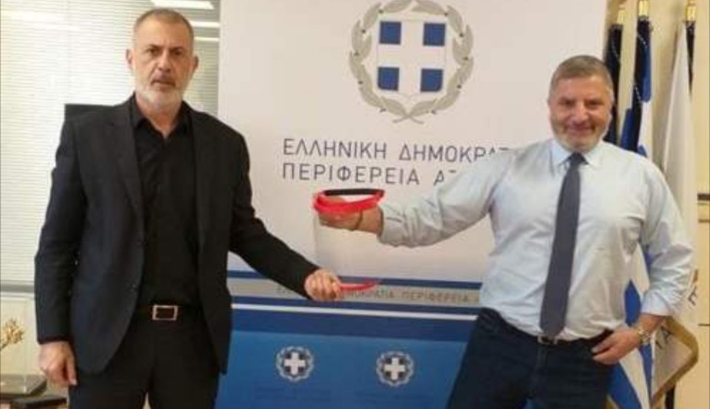 ΓΙΑΝΝΗΣ ΜΩΡΑΛΗΣ: Ο ΔΗΜΑΡΧΟΣ ΠΕΙΡΑΙΑ ΠΑΡΕΔΩΣΕ ΑΣΠΙΔΕΣ ΠΡΟΣΤΑΣΙΑΣ ...