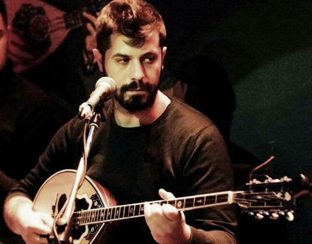 Βακιρτζής Αθανάσιος: "Είμαι ένας καλλιτέχνης ασυντόνιστος στο θέμα του ...